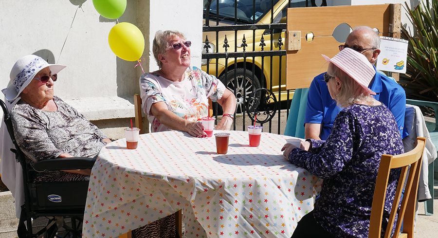 Airshow spectacular as summer fete comes to Edensor | Diagrama Foundation